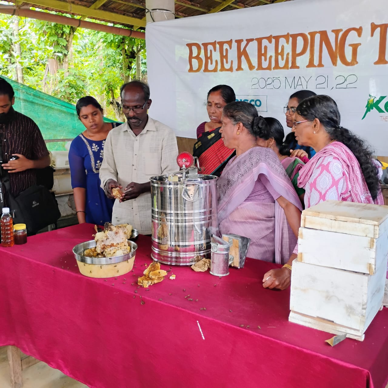 Empowering Women in Beekeeping: UNESCO-Supported Trainings in Wayanad ...